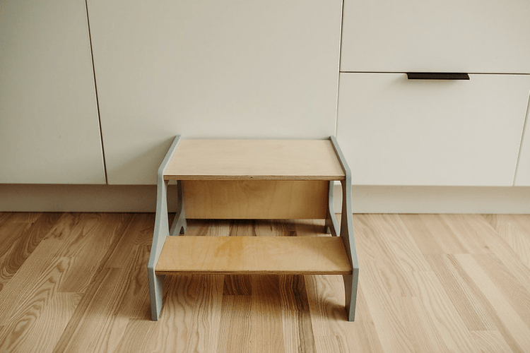 Marchepied en bois pour enfant et parents • LOOVE
